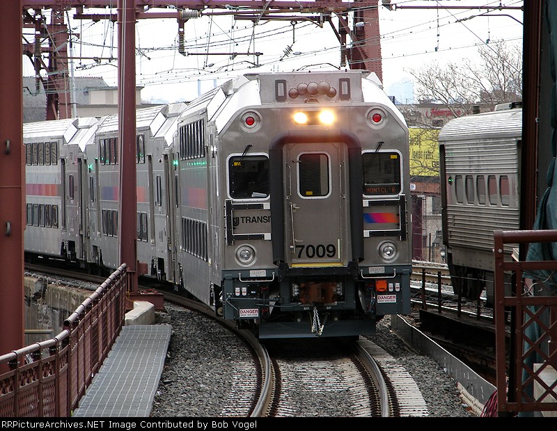 NJT Multilevel cab car 7009